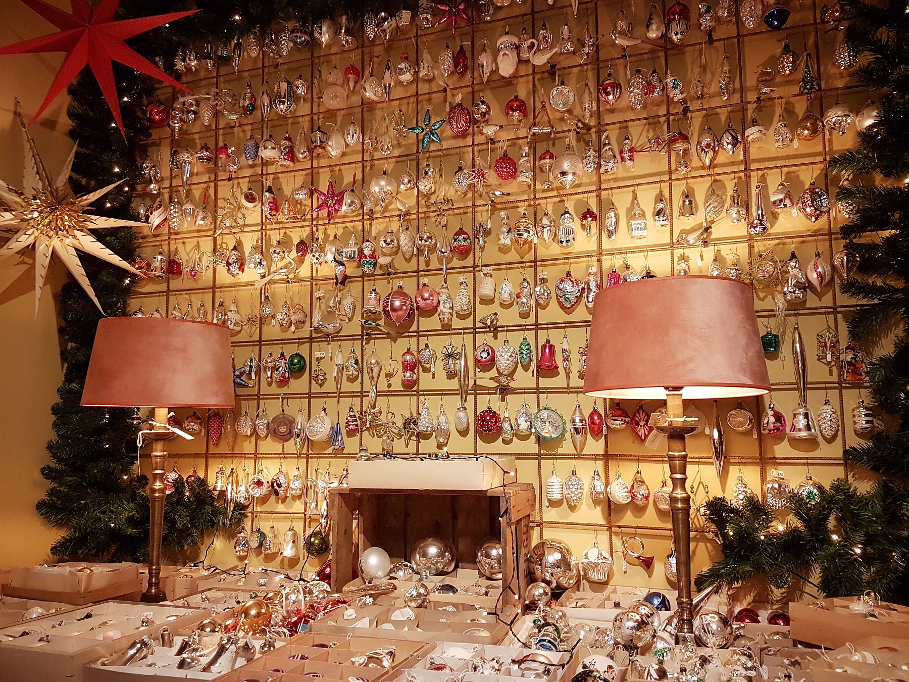 De Oude Kerstbal - Oude en antieke kerstballen kopen - Van 1880 tot 1999